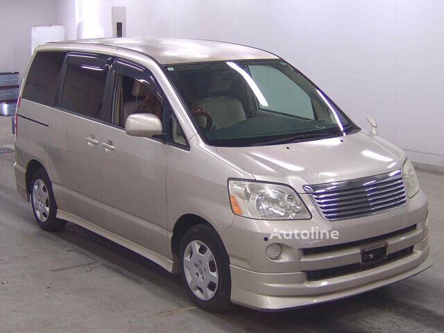 Toyota NOAH putnički minibus