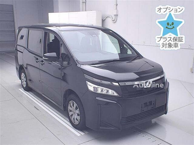 Toyota VOXY putnički minibus