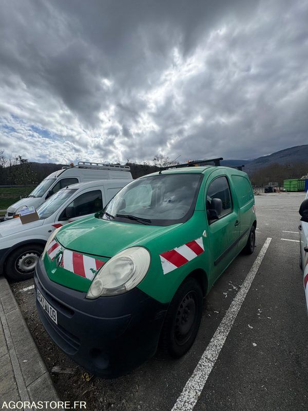 Prodaje se Renault KANGOO laki furgon na aukciji