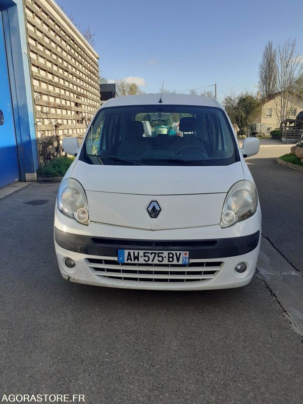 Prodaje se Renault KANGOO laki furgon na aukciji