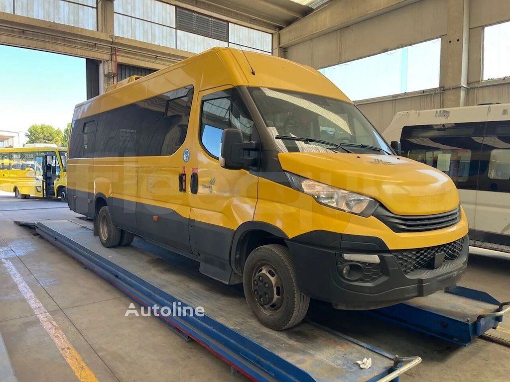 Prodaje se IVECO Daily školski autobus na aukciji