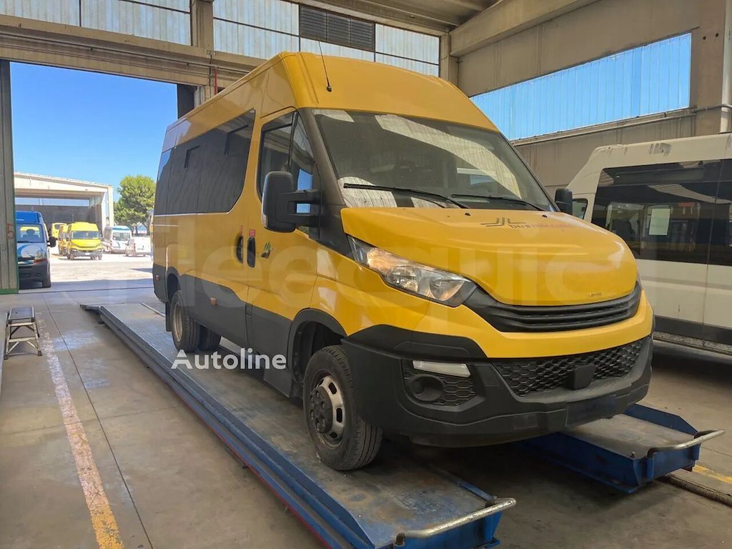 Prodaje se IVECO Daily školski autobus na aukciji
