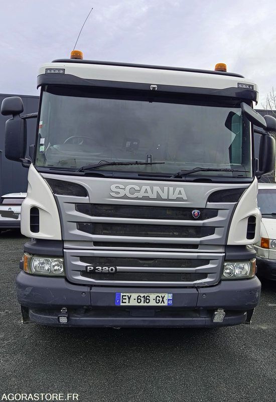 Prodaje se Scania Brock SL 200 vozilo za čišćenje ulica na aukciji