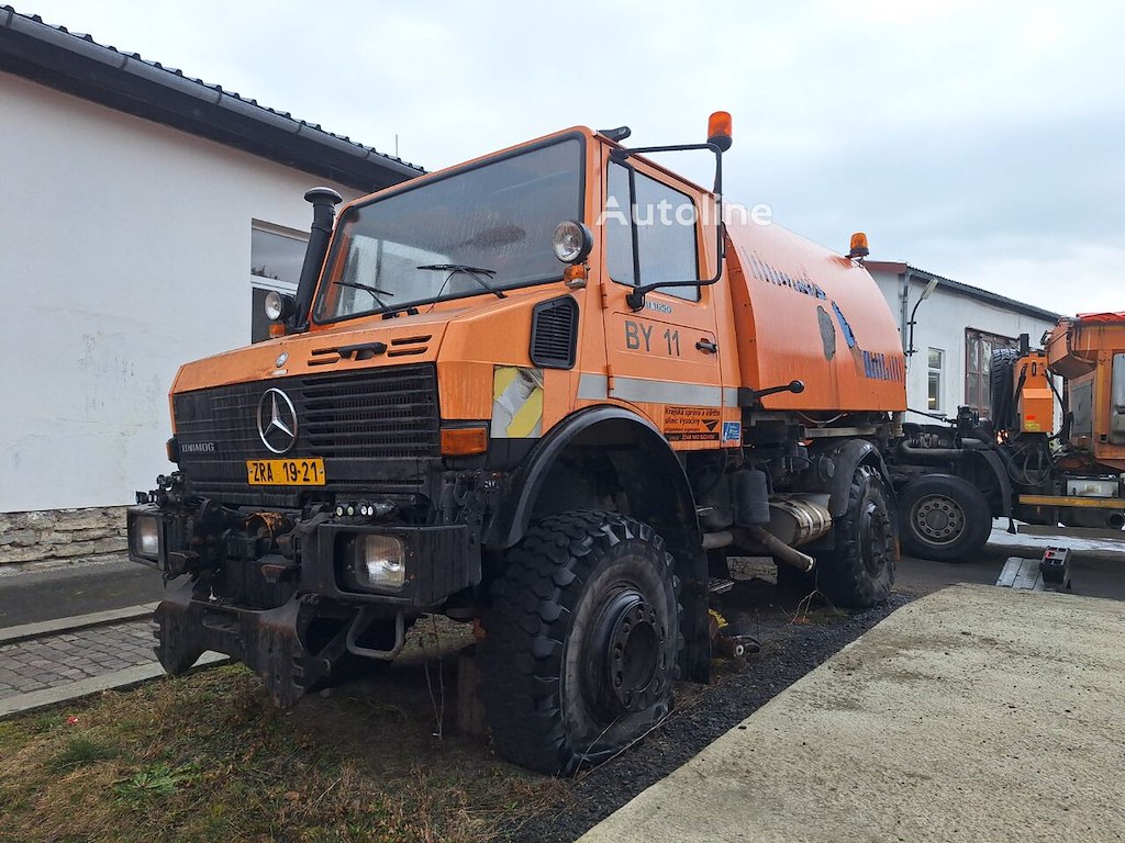 Prodaje se Mercedes-Benz UNIMOG U 1650 4X4 vozilo za čišćenje ulica na aukciji