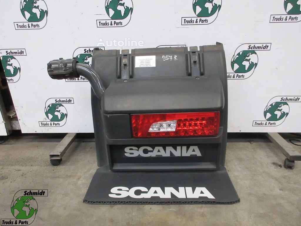 Scania 2380953 // 2800402 // 2246831 IZA PENUShAVIH NOSA DESNO blatobran za kamiona
