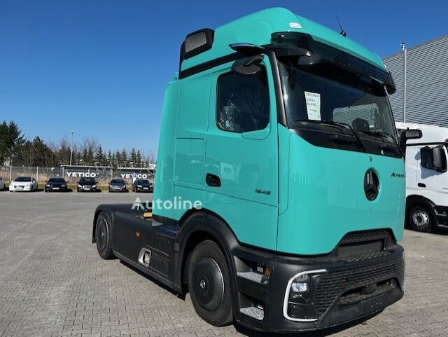 Novi Mercedes-Benz Actros 1845 LS tegljač