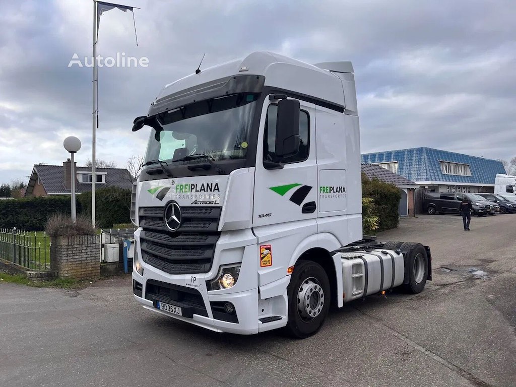 Mercedes-Benz Actros 1845 VOITH RETARDER + 2 TANKS tegljač