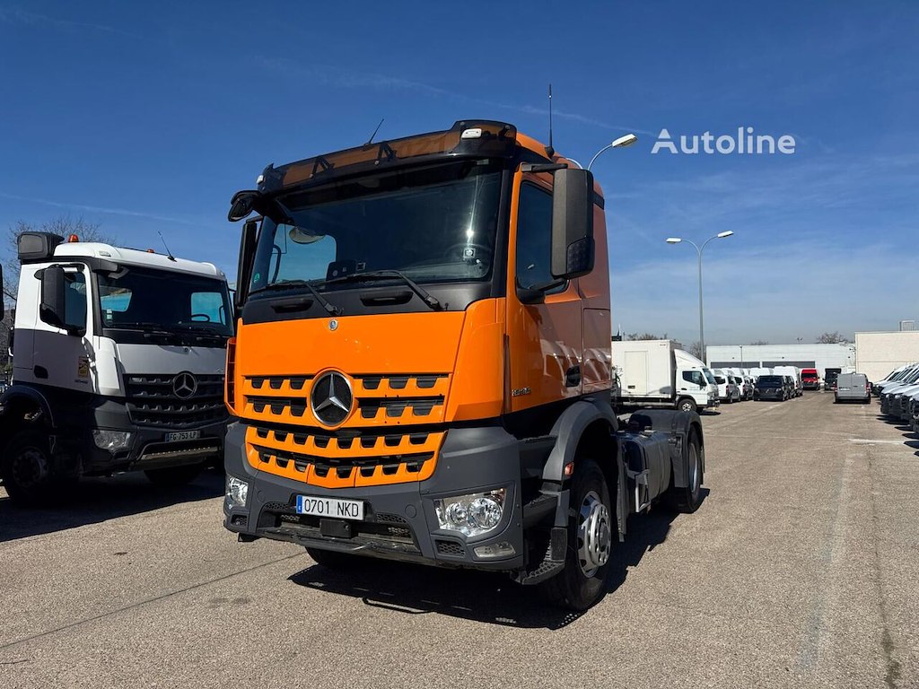 Mercedes-Benz Arocs tegljač