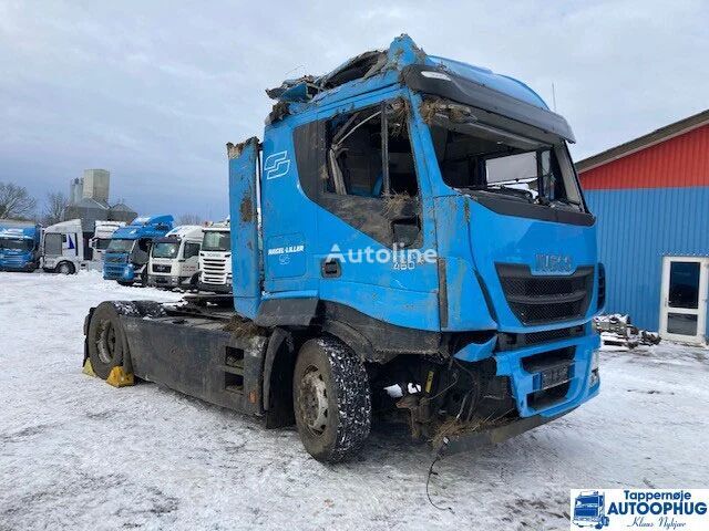 IVECO Stralis 460 E 6 tegljač nakon udesa