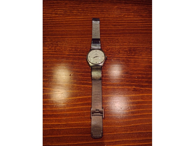 Elegantan ženski sat sa oznakom OMEGA – Quartz, vintage
