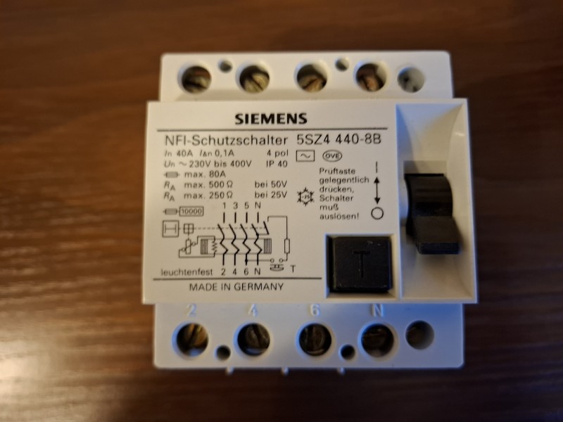 Zastitna(FID)trofazna sklopka,Siemens 40A i 0,1A