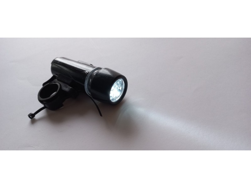 LED baterijska lampa 6V power beam u radu (slika)