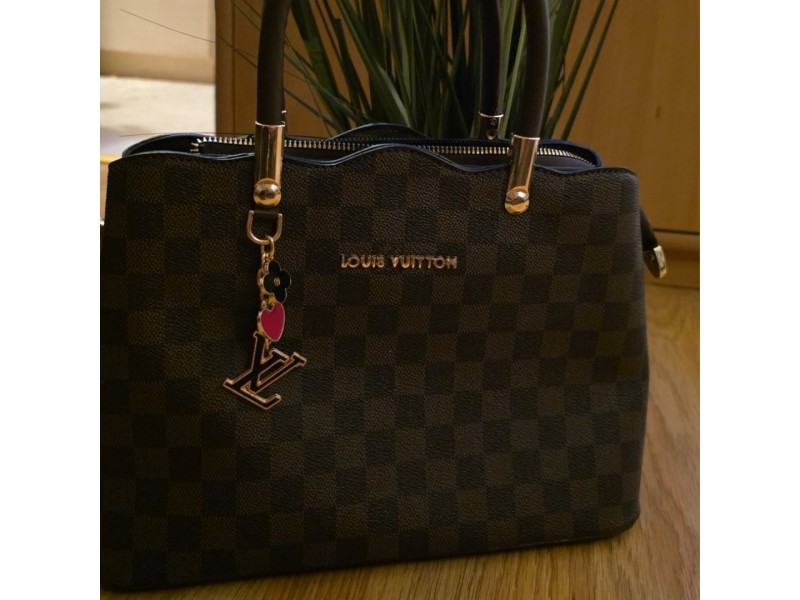 LOUISS VUITTON torba nova