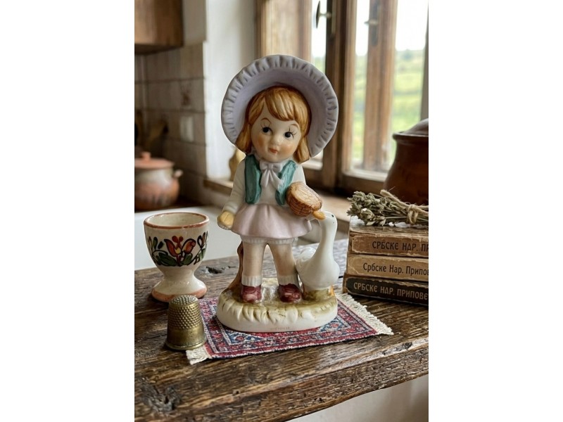 Vintage Figura Devojcice sa Guskom-Capodimonte stil