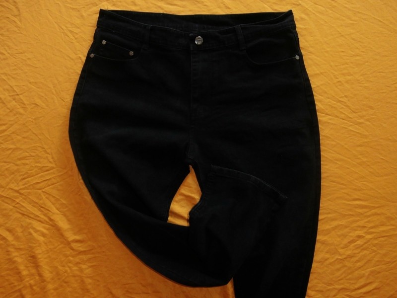 V6 Jeans - VRH crne !!!! - XL