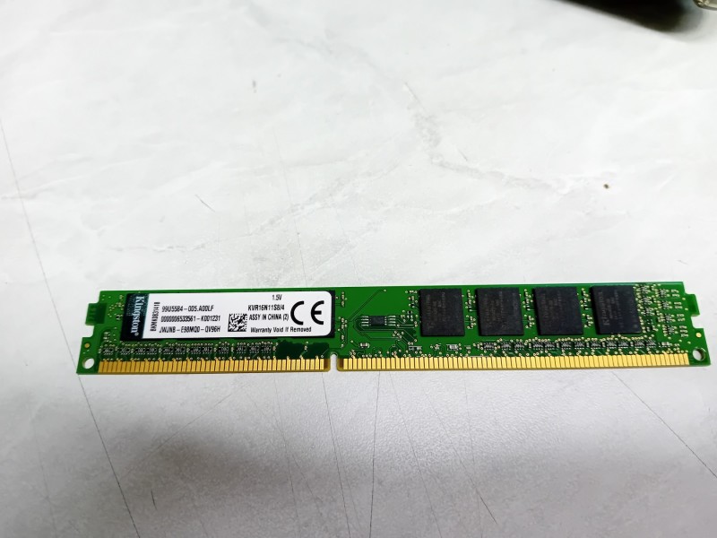 4gb ddr3 kingston 1600mhz ispravna