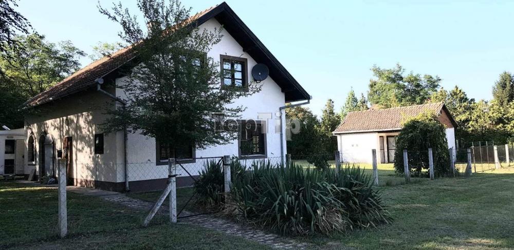 SAMOSTALNA KUĆA NA MAKOVOJ SEDMICI ID#668
110.000 €