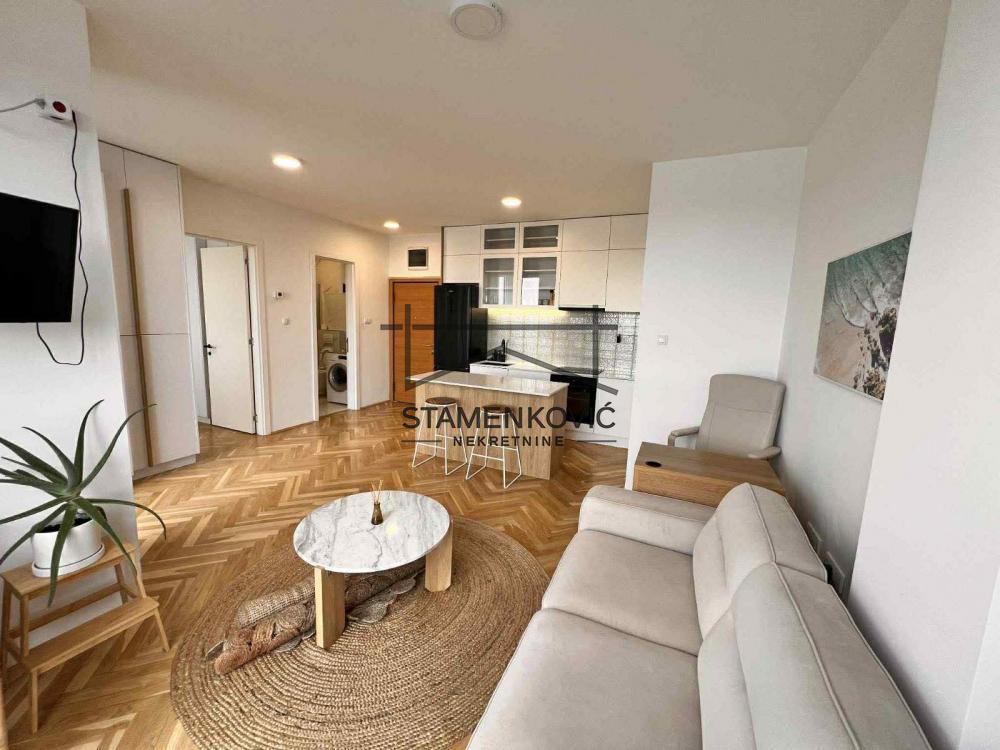 LUX jednoiposoban stan blizu Promenade ID#7134
600 €