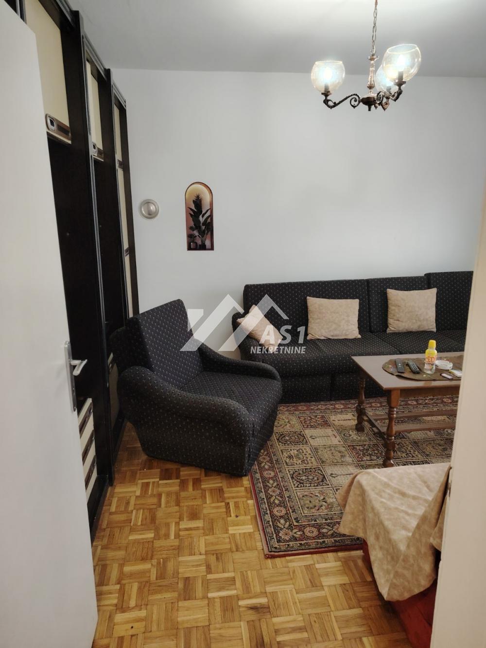 Odličan jednoiposoban ,Bulevar Kralja Petra ID#6066
280 €