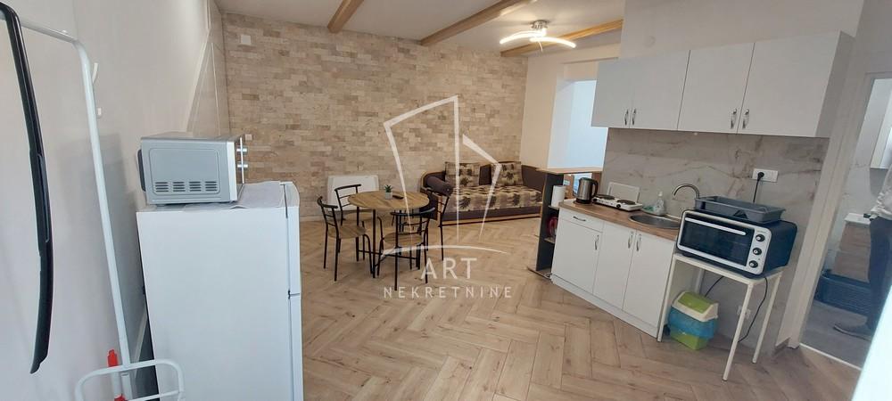 Zemun, Dom vojske, lep, renoviran stan ID#14414
450 €