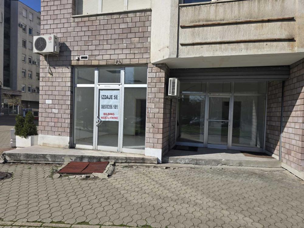 Izdaje se lokal kod Arene ID#818991
1.000 €