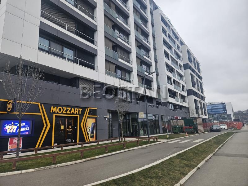 Lokal - Novi beograd New Port #466048
3.500 €