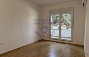 Prodajem Stan-Apartman, Petrovaradin, Novi Sad Okolica
