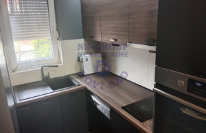 Prodajem Stan-Apartman, Petrovaradin, Novi Sad Okolica