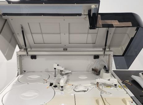 Laboratorijska oprema Beckman Coulter AU680