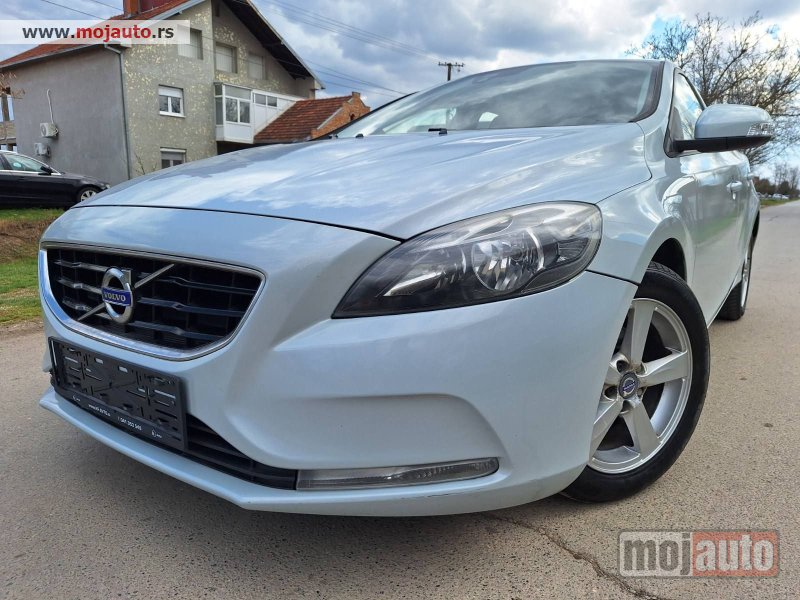 Volvo V40 1.6 d,ORIGINAL KM ( SERVISNA )