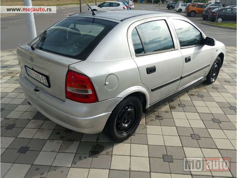 Opel Astra 1.6B Dugo.Reg
