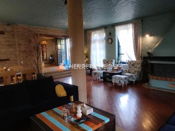 Voždovac, Banjica, Kuća, 360m2, 3500 EUR, ID 46636