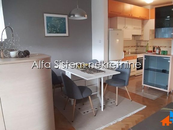 Novi Beograd, Blok 22, 2.0 stan, 52m2, 750 EUR, ID 33775