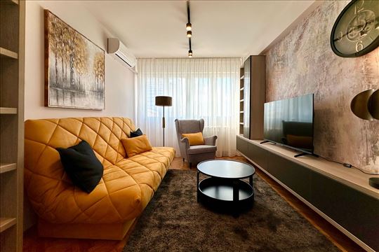 Nov neuseljavan stan, Slavija, 43,5m2 +terasa.