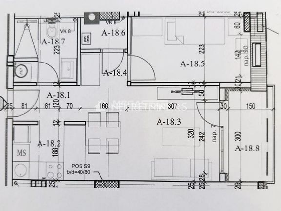 U izgradnji, miran kraj