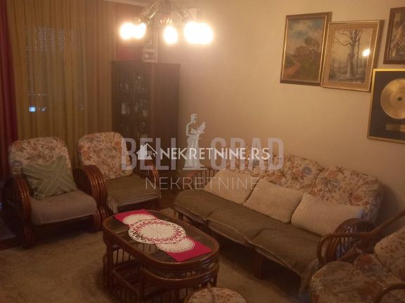 Immo centar, 75 metara kvadratnih, 2.5,Blok 64