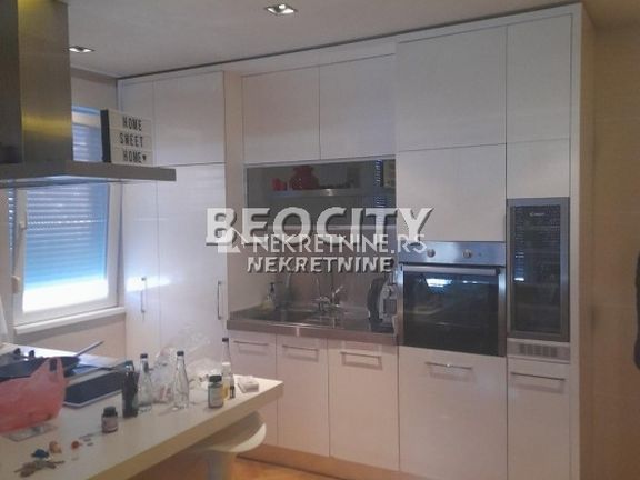 Zemun, Batajnica, Stevana Dubajića , 2.5, 106m2, 240000EUR