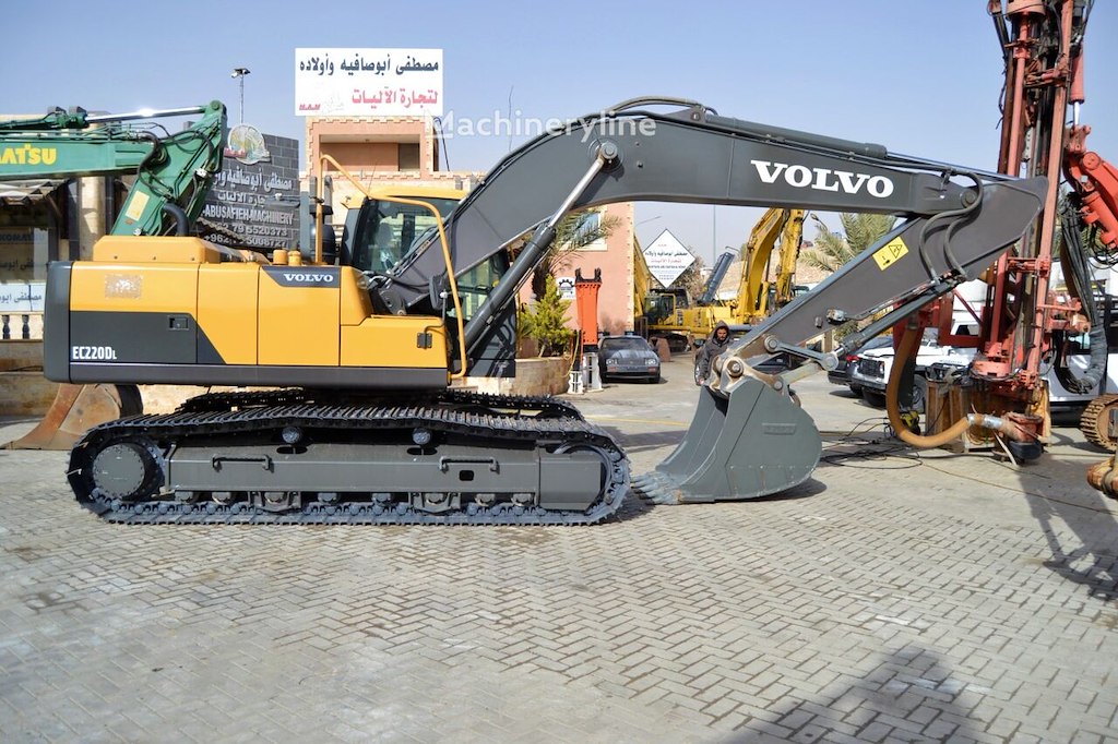 Novi Volvo EC 220 bager guseničar