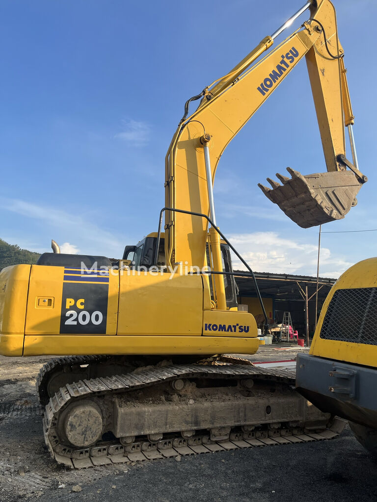 Komatsu PC200-7 bager guseničar