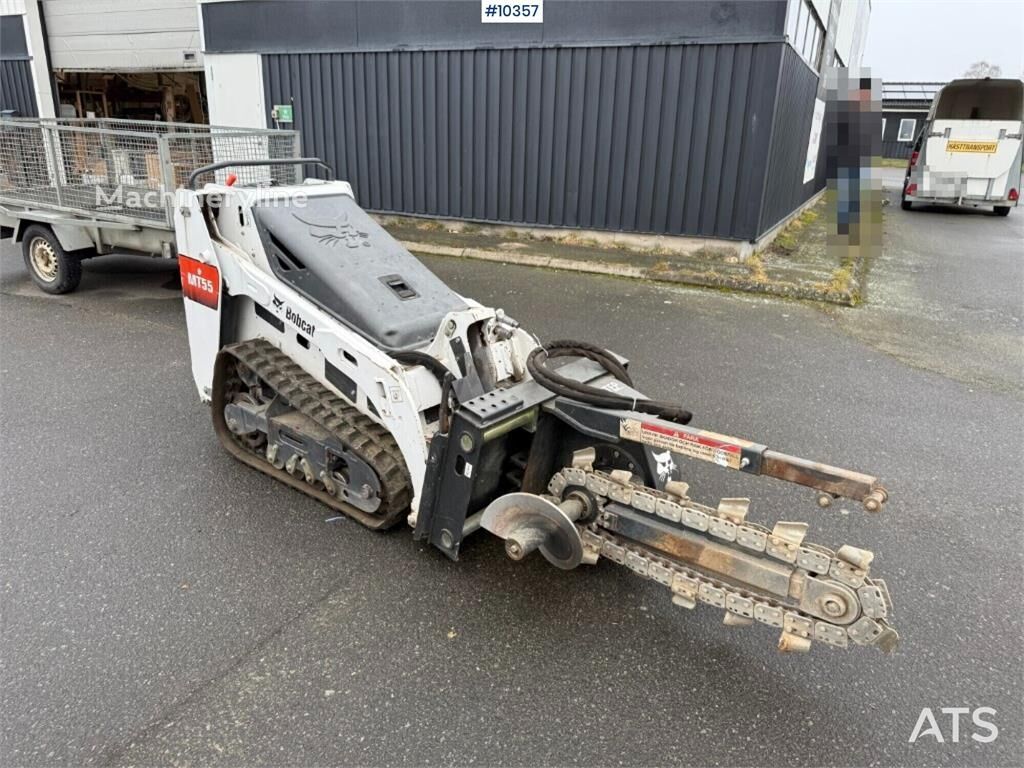 Bobcat MT55 utility loader with bucket and backhoe rovokopač
