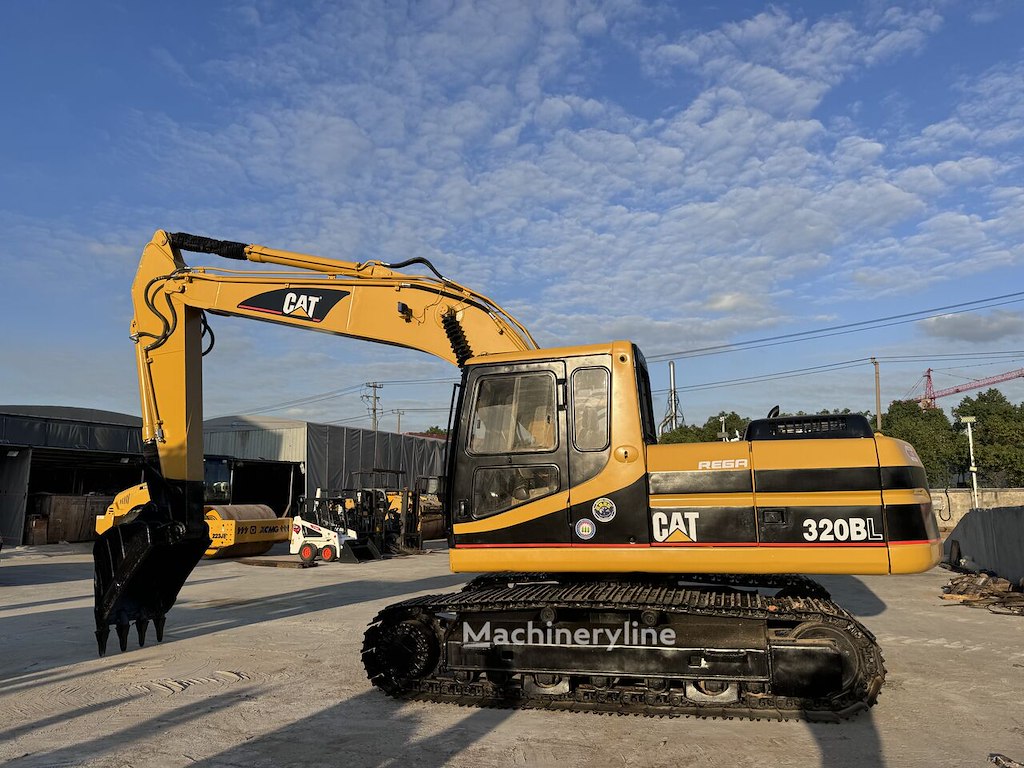 Caterpillar 320B bager guseničar