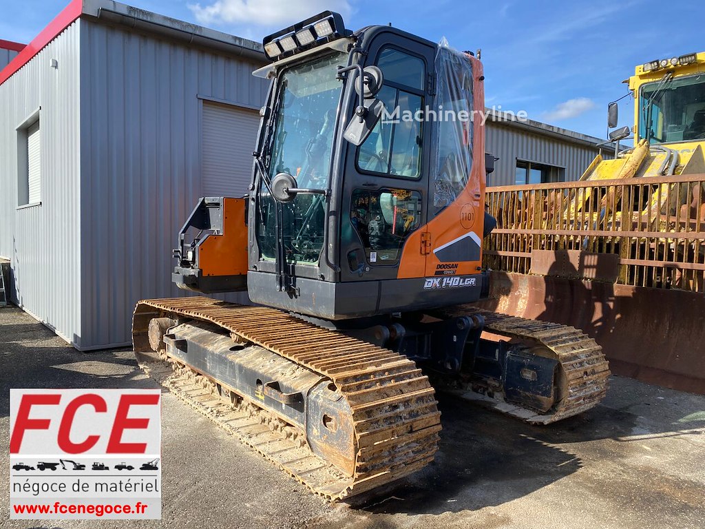 Develon DOOSAN DX140LCR-7 bager guseničar nakon udesa