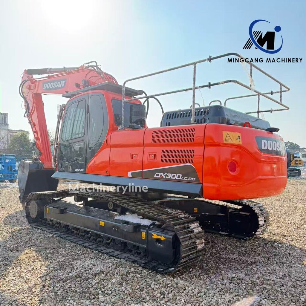 Doosan DX300 bager guseničar