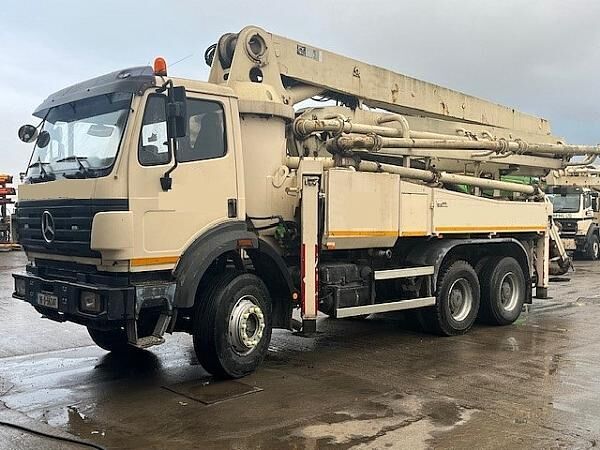 Schwing BPL 1200 HDRM na šasiji Mercedes-Benz SK pumpa za beton