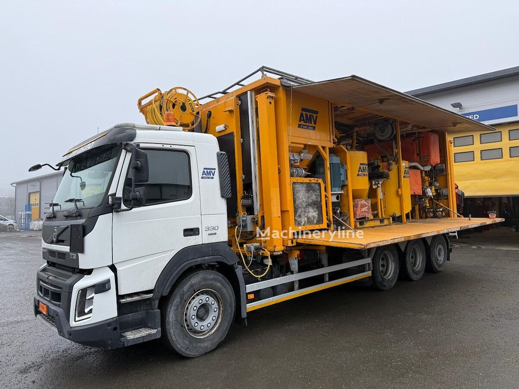 Prodaje se Volvo FM 330 mašinu za zalivanje pukotina na aukciji