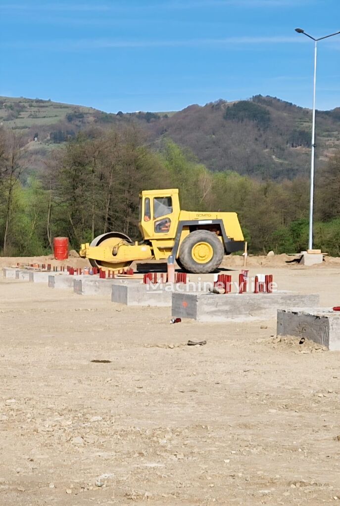 BOMAG BW213 kompaktor s jednim valjkom