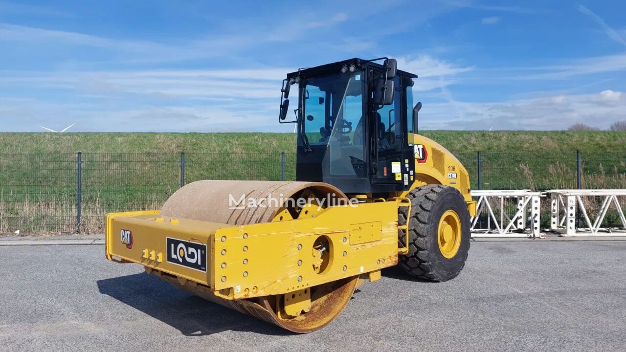 Caterpillar CS74B kompaktor s jednim valjkom