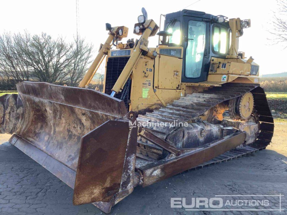 Prodaje se Caterpillar D6T buldožer na aukciji