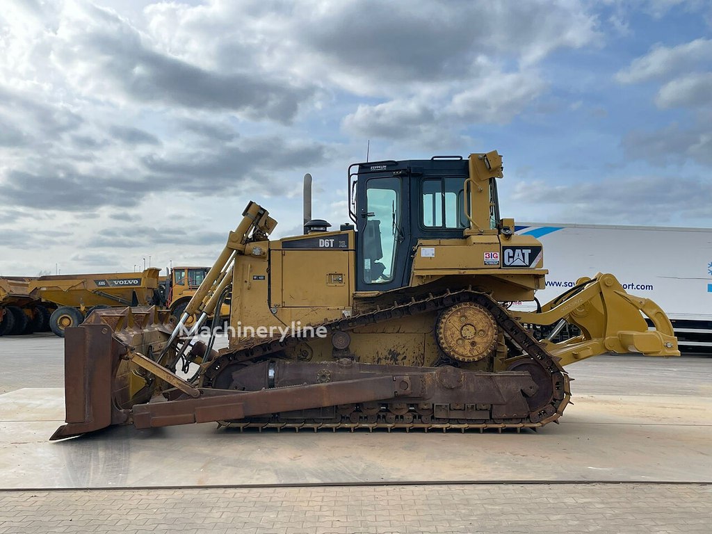 Caterpillar D6T XL buldožer