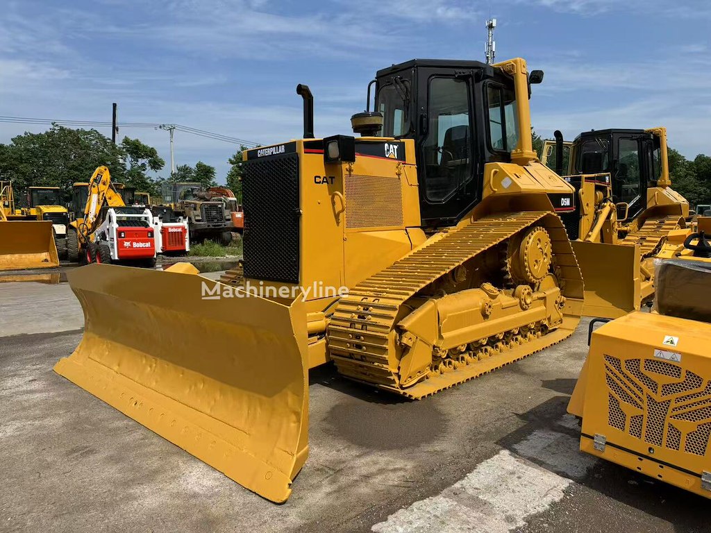 Caterpillar D5M buldožer